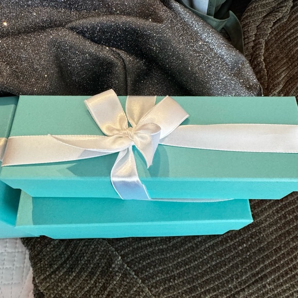 Tiffany & Co. | Accessories | Tiffany Co Gift Box With White Ribbon ...